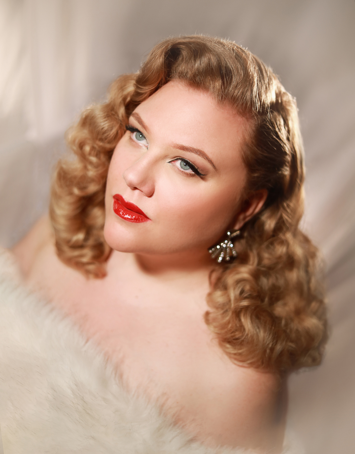 We present you, the fabulous Miss Helena! – Miss Helena